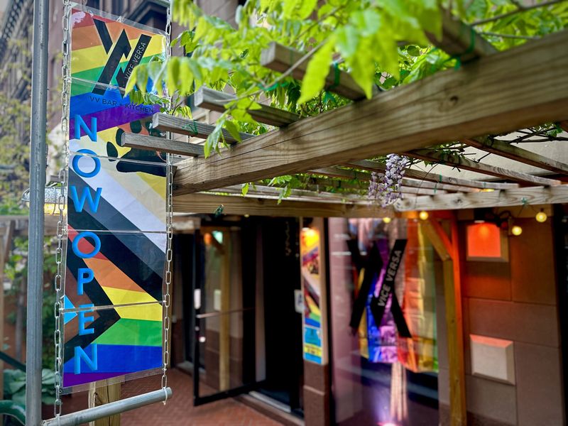 VV Bar & Kitchen | W42ST.com